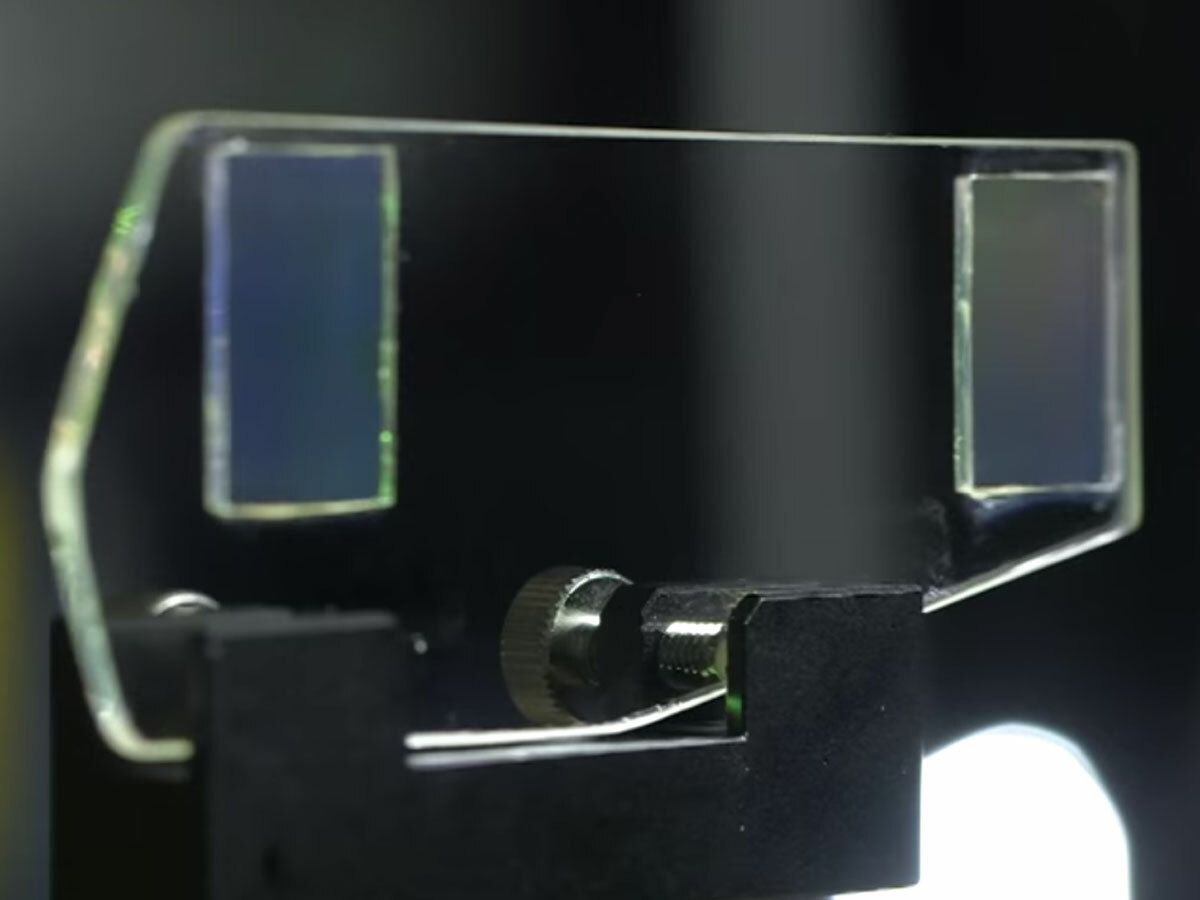 Holographic optic could revolutionise augmented reality (and even works ...
