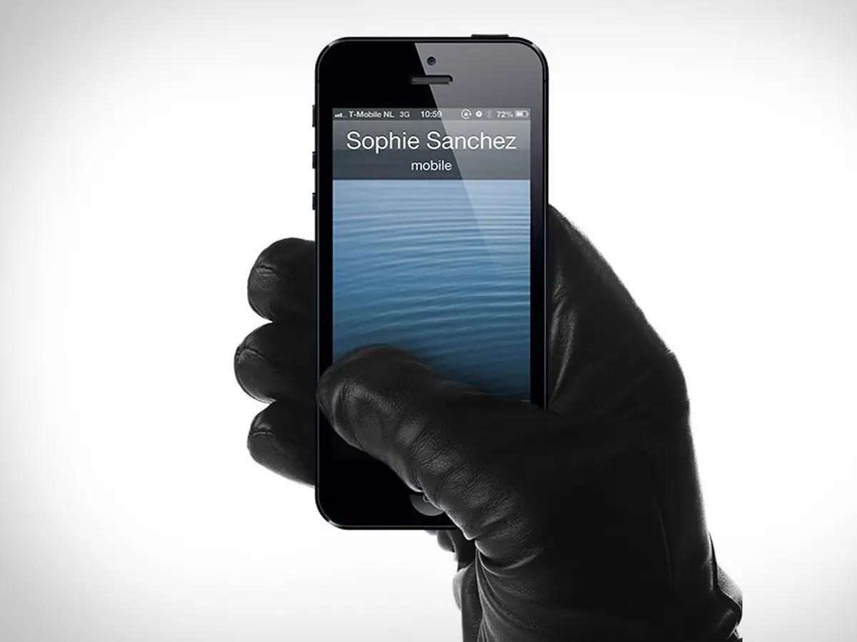 5 of the best touchscreen-friendly gloves | Stuff