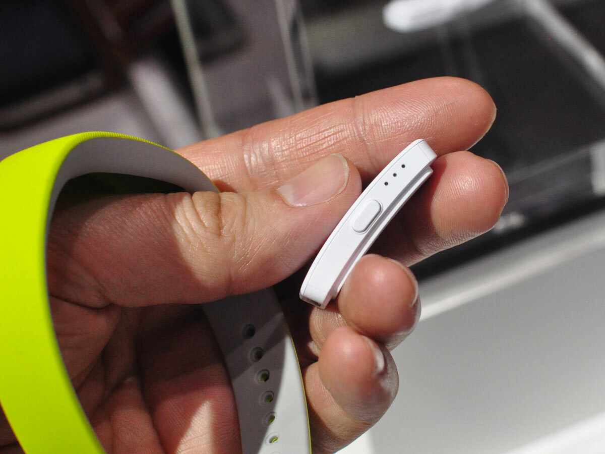 MWC 2014: Hands-on with Sony's life-logging SmartBand SWR10 fitness band