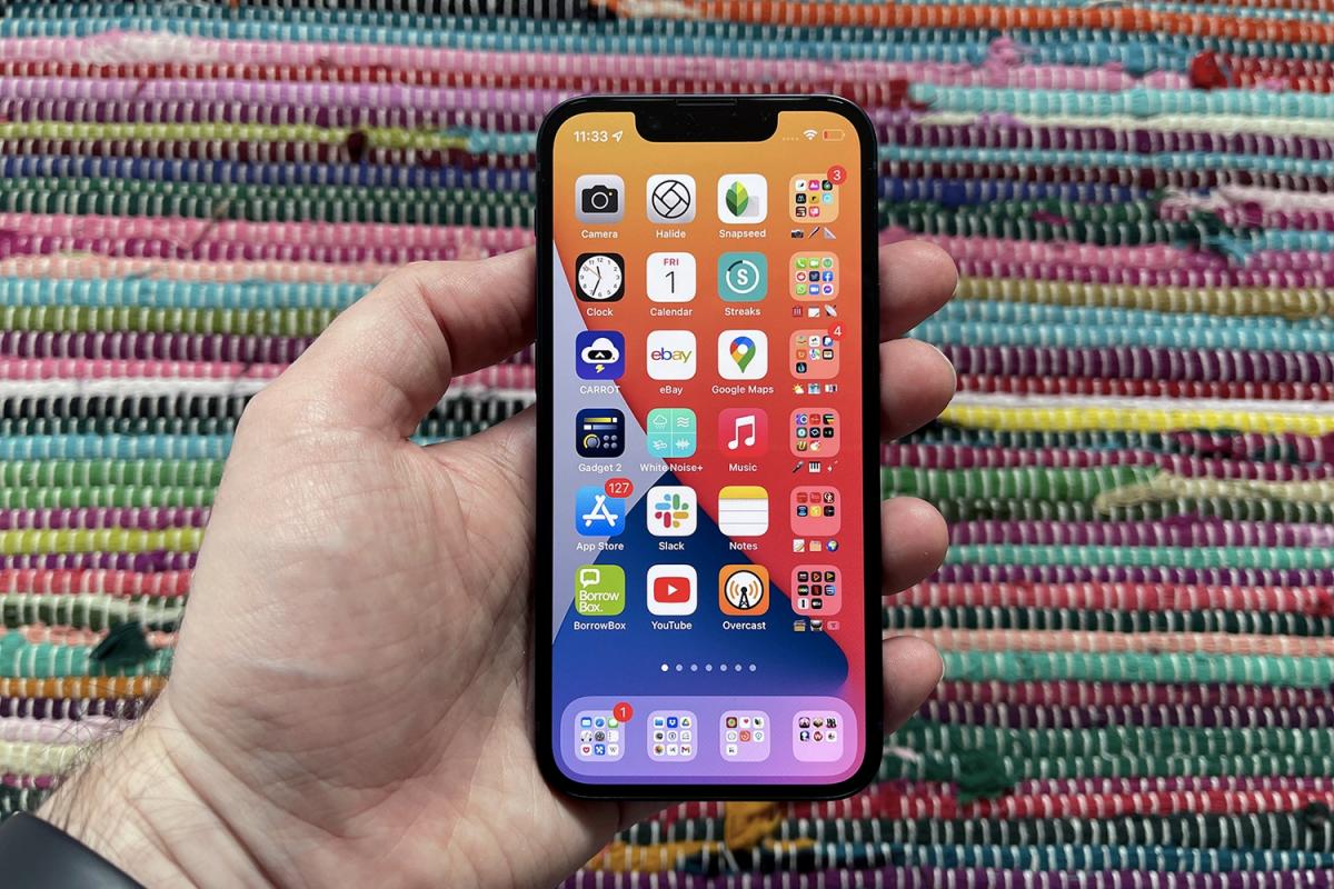 iPhone 15 mini: Why didn't Apple make one? | Stuff