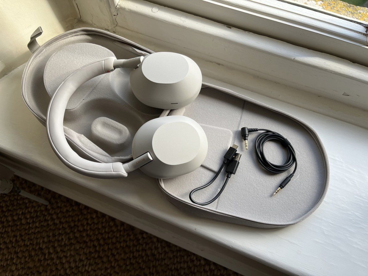 Sony WH-1000XM5 review: making the best, better | Stuff