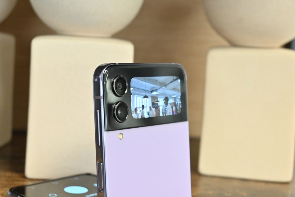 Samsung Galaxy Z Flip 4 review: new face of foldables | Stuff