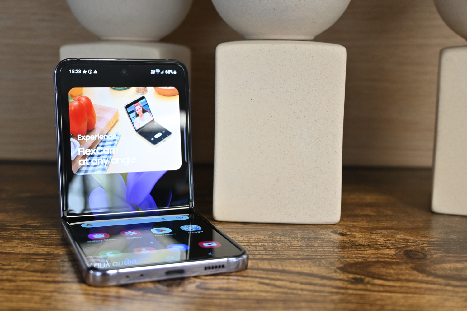 Samsung Galaxy Z Flip 4 review: new face of foldables | Stuff