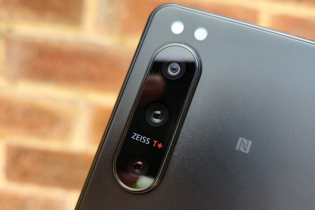 Sony Xperia 5 IV review: creative shrinker | Stuff