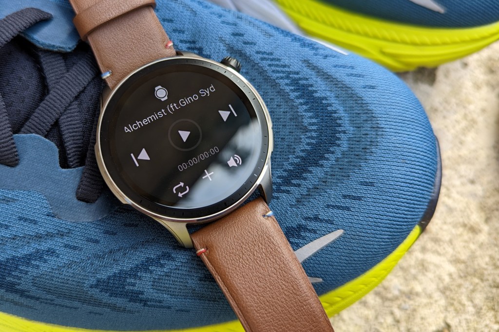 Amazfit GTR 4 review: modern smarts, vintage feel | Stuff