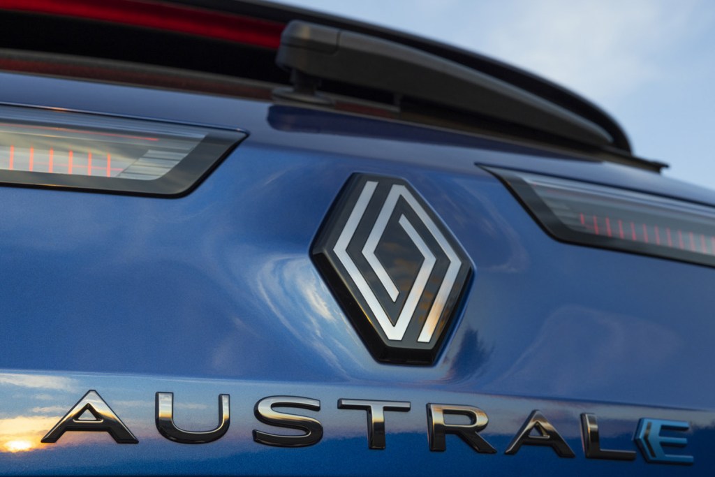 Renault Austral review: semi-frugal hybrid SUV | Stuff