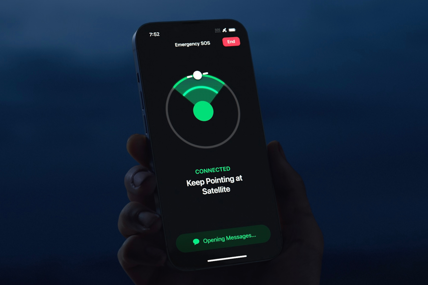 Apple rolling out Emergency SOS satellite feature to iPhone 14 models ...