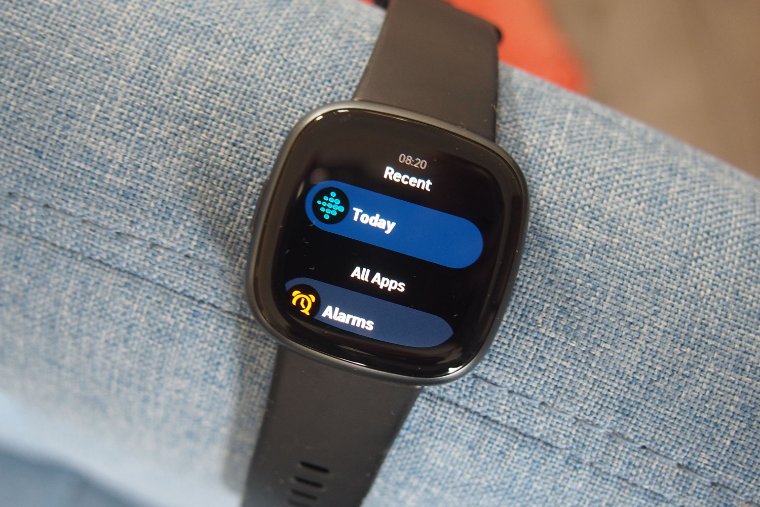 Fitbit Versa 4 review: fitness before smarts | Stuff