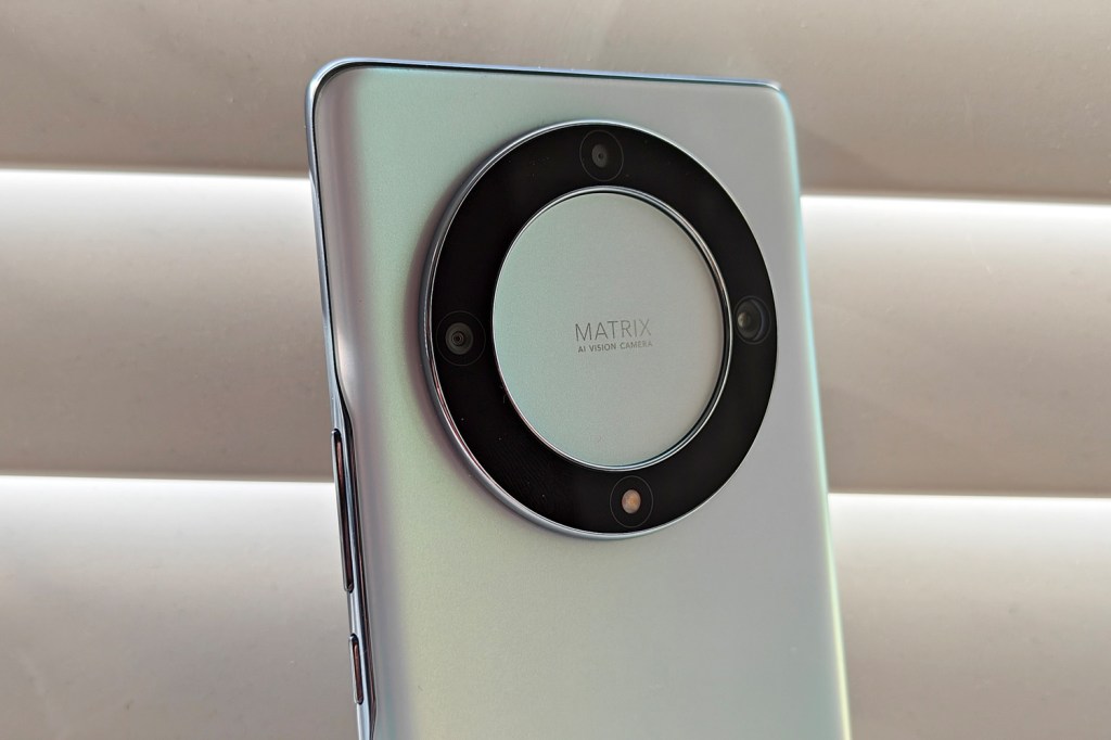 Honor Magic 5 Lite review: sharp looks, sensible price | Stuff