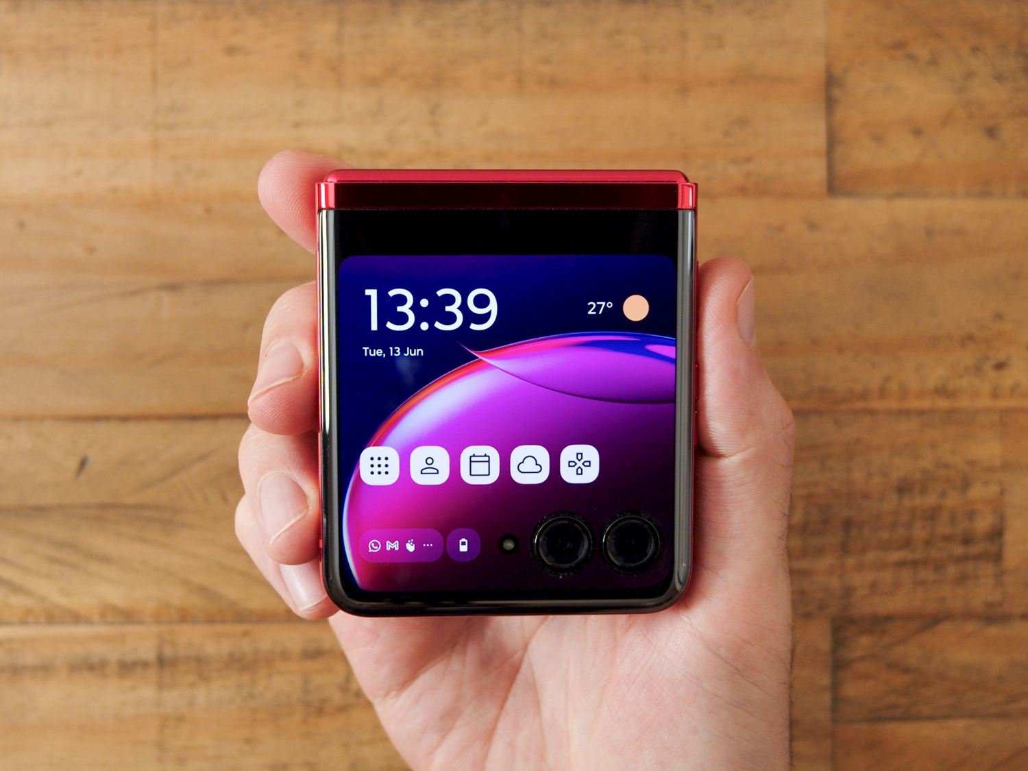 Motorola RAZR 40 Ultra review: Iconic once more? | Stuff