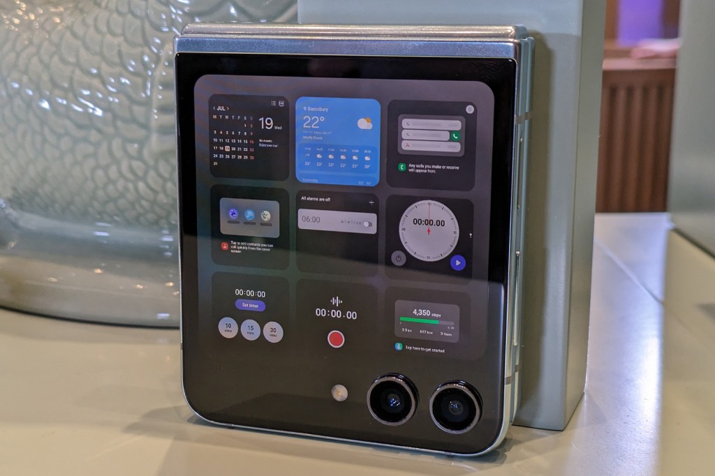 Samsung Galaxy Z Flip 5 review: open and shut case | Stuff