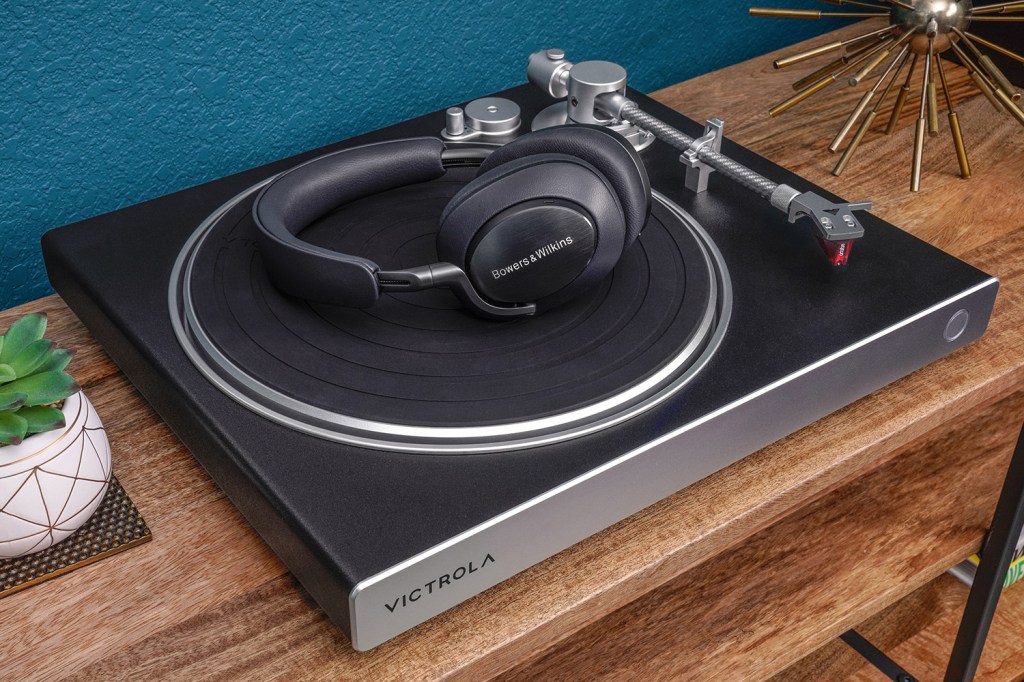 Victrola Hi-Res turntables add aptX Adaptive for wireless listening | Stuff