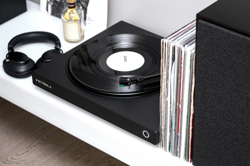 Victrola Hi-Res turntables add aptX Adaptive for wireless listening | Stuff