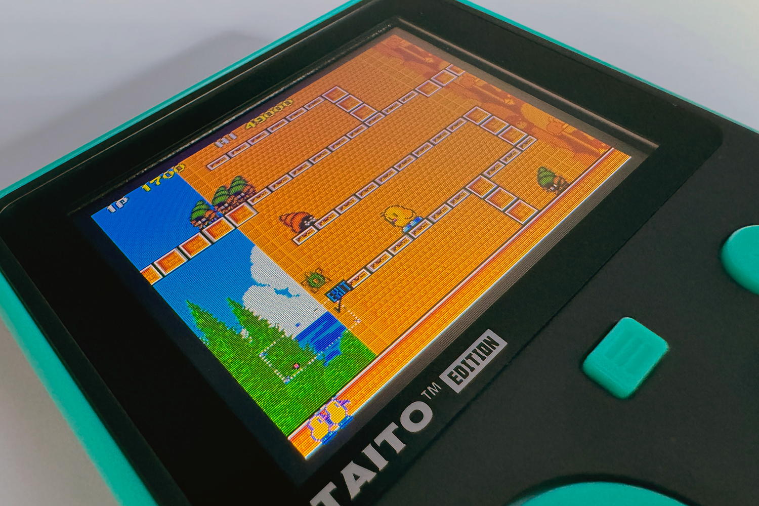 HyperMegaTech Super Pocket review: Taito + Capcom handhelds