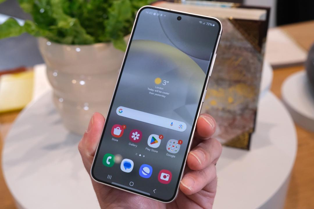 Best small phone: top compact smartphones reviewed | Stuff