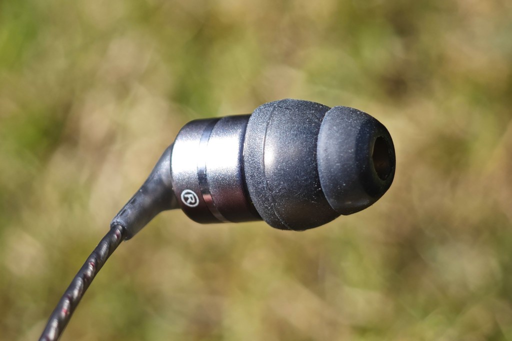SoundMagic E80D review: who needs bundled 'buds anyway? | Stuff