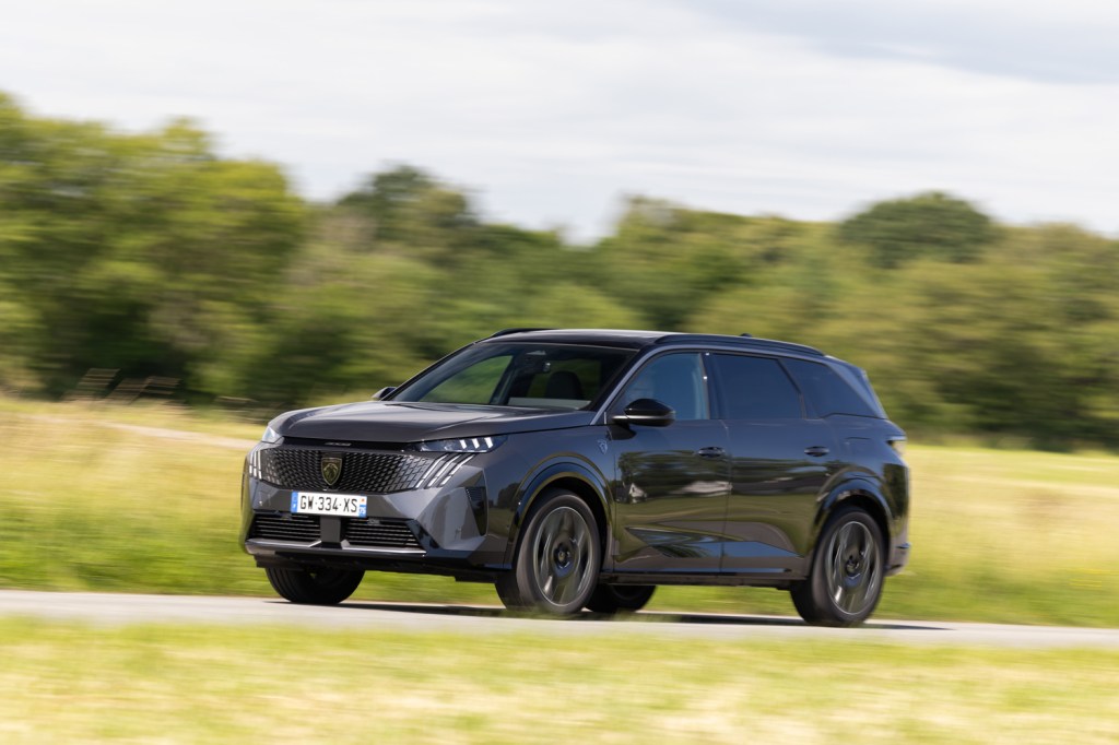 Peugeot E-5008 review: sizeable seven seater EV | Stuff