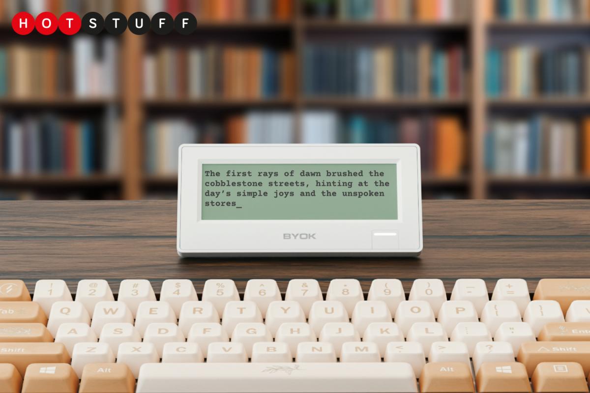 Forget dumbphones, this tiny writing device is like a dumb tablet | Stuff