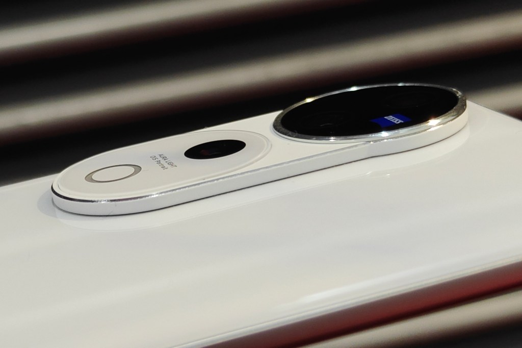 Vivo V40 Pro review: still a selfie star | Stuff
