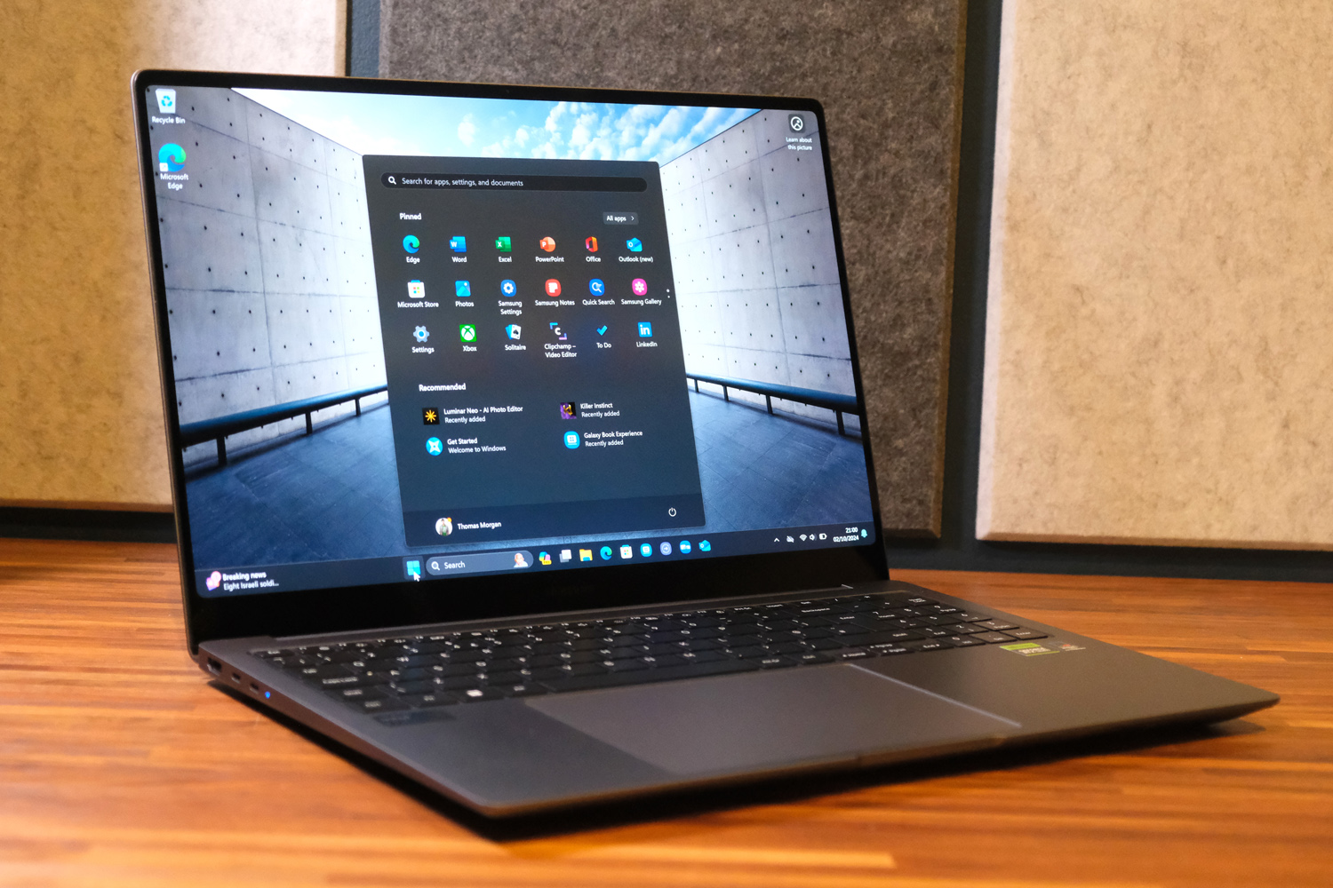 The Samsung Galaxy Book4 Ultra could be a best-of-both worlds laptop ...