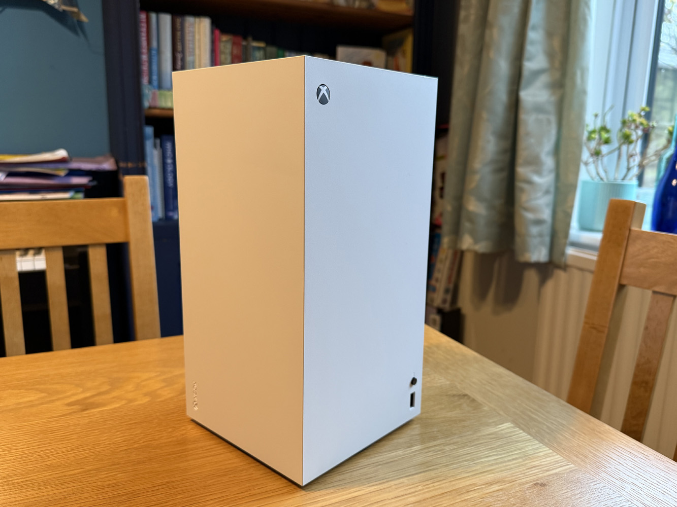 I've been playing with the discless white Xbox Series X - here's what it looks like | Stuff