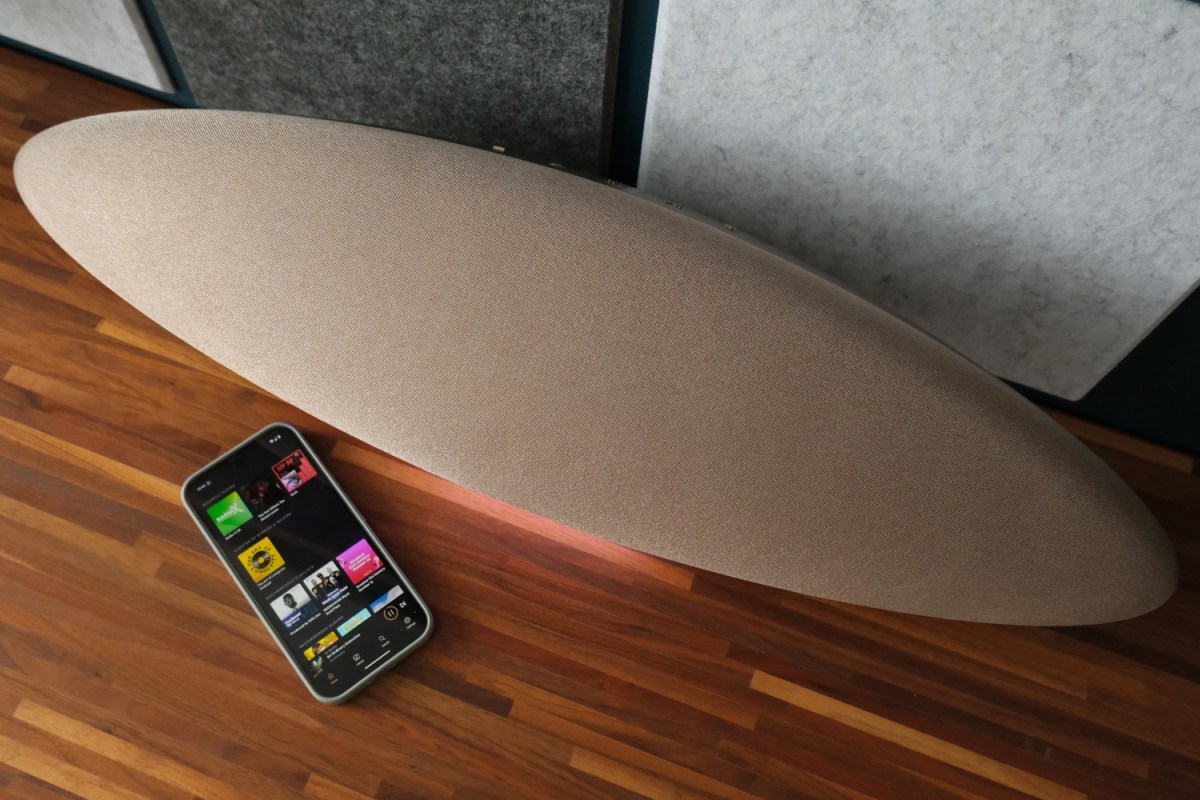 Bowers & Wilkins Zeppelin Pro Edition review: an icon refined | Stuff