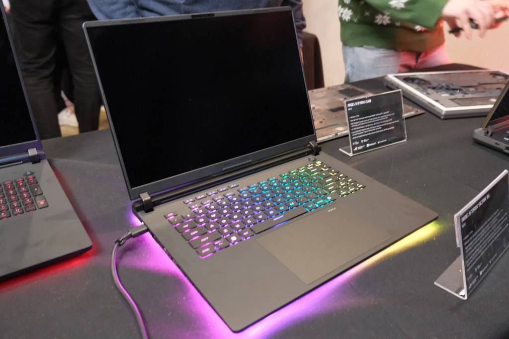 Asus has squeezed an RTX 5080 into my favourite small gaming laptop | Stuff
