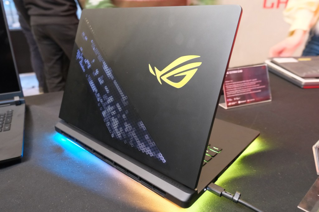 Asus has squeezed an RTX 5080 into my favourite small gaming laptop | Stuff