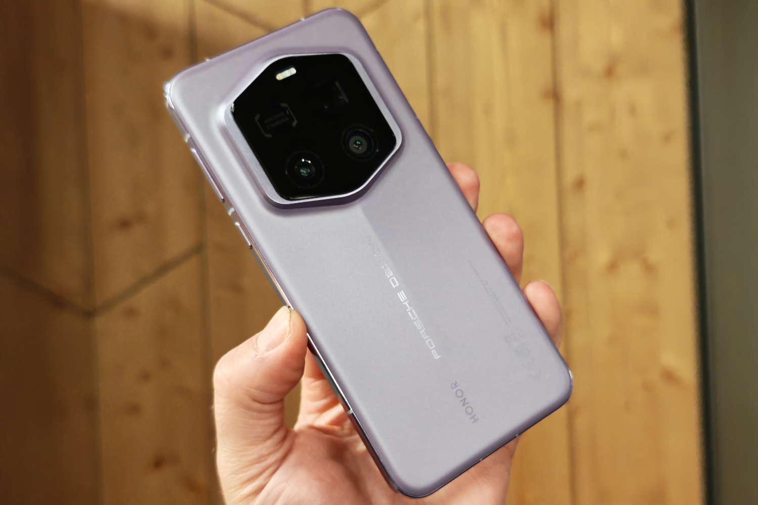 I used the Honor Magic 7 RSR – a big battery phone with a luxe makeover ...