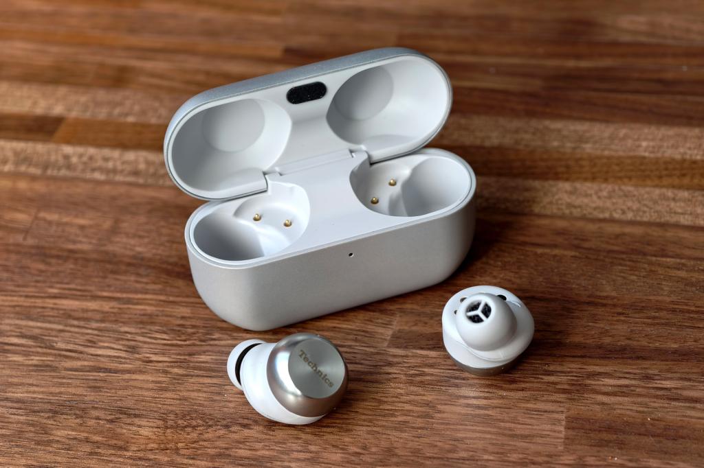The Stuff Gadget Awards 2025: our headphones of the year | Stuff