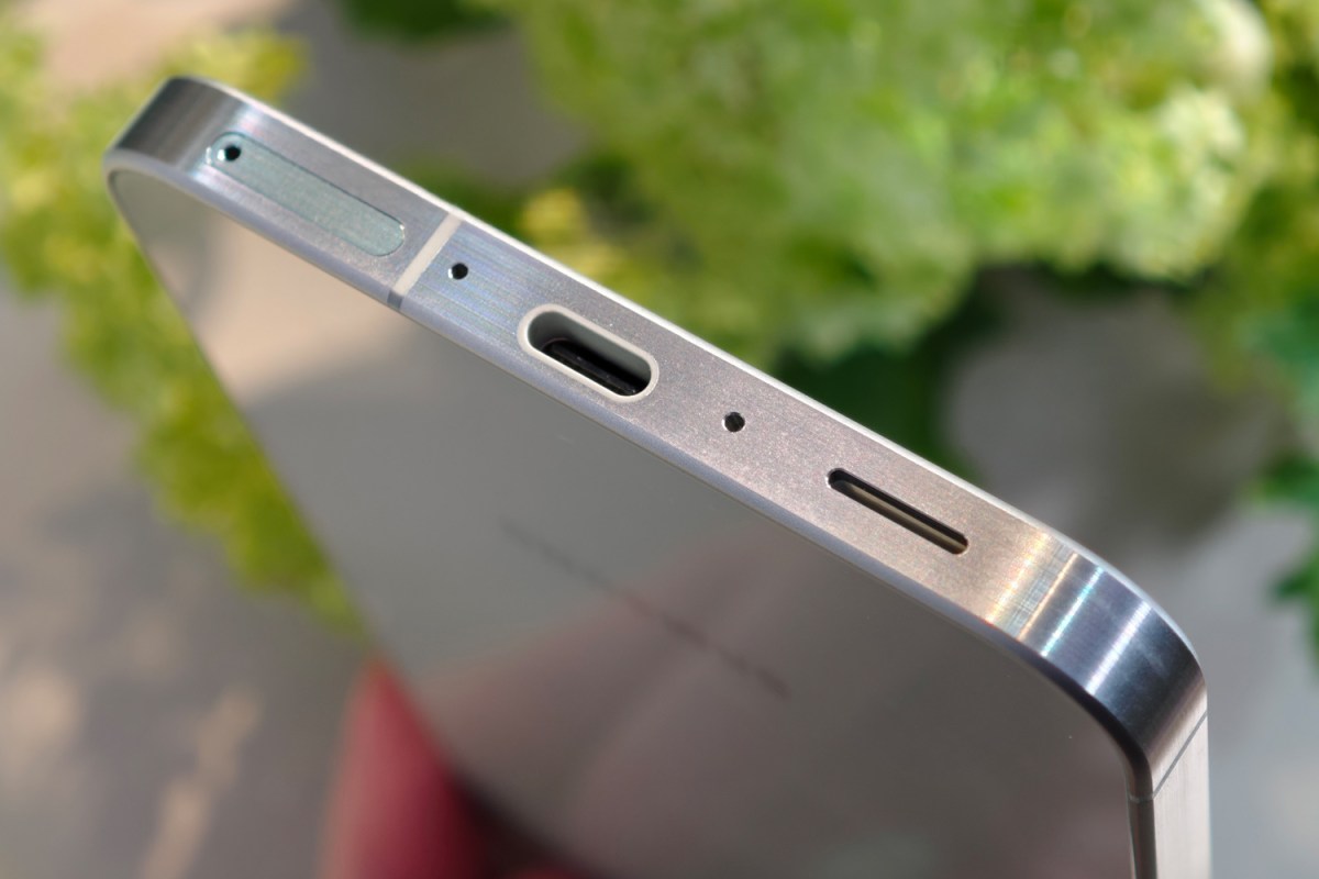 The Samsung Galaxy A56 makes way more sense to me than the S25+ | Stuff