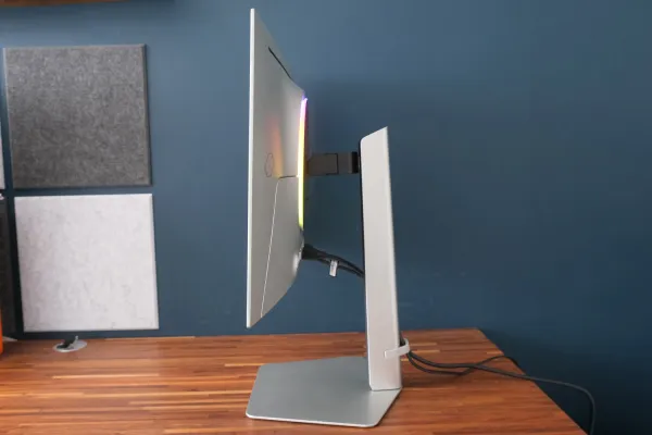 Samsung's small(ish) Odyssey OLED G81SF is more monitor than my ...
