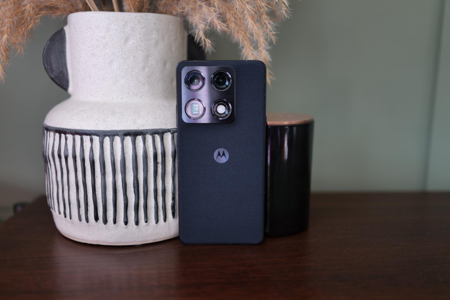 Motorola Signature review: ultra-thin, ultra-fast, but not quite ultra ...